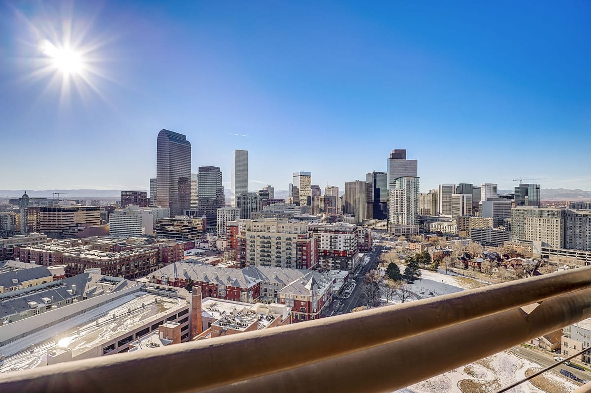 DenverCondo.net | A panoramic experience on the 20th floor